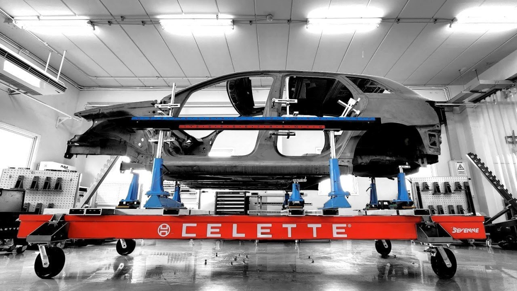 Master vehicle straightening with advanced equipment (OEM) | AB Industrial